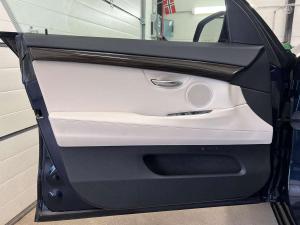 Blue BMW 530 Gran Turismo 2015 in Vilnius, with an engine capacity of 2.99 L and mileage of 205 thousand km for 12584 €, photo 12 on AUTOMOTO.COM.LV