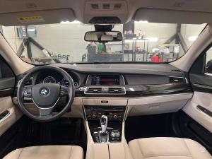 Blue BMW 530 Gran Turismo 2015 in Vilnius, with an engine capacity of 2.99 L and mileage of 205 thousand km for 12584 €, photo 32 on AUTOMOTO.COM.LV