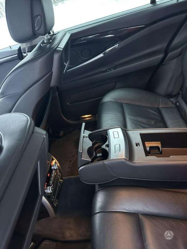 Zils BMW 530 Gran Turismo 2011 Viļņa, ar dzinēja tilpumu 2.99 L un nobraukumu 330 tūkst. km par 11500 €, foto 9 vietnē AUTOMOTO.COM.LV