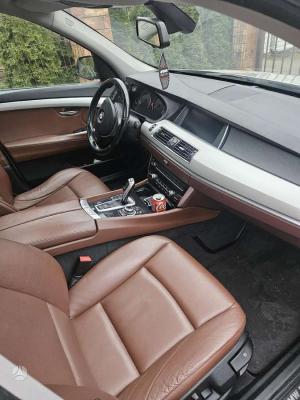 Brown BMW 530 Gran Turismo 2011 in Panevezys, with an engine capacity of 2.99 L and mileage of 239 thousand km for 4950 €, photo 5 on AUTOMOTO.COM.LV