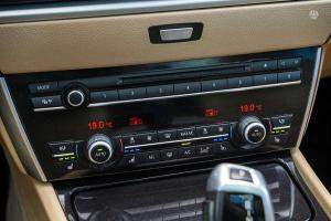 Brūns BMW 530 Gran Turismo 2013 Kauņa, ar dzinēja tilpumu 2.99 L un nobraukumu 208 tūkst. km par 12750 €, foto 23 vietnē AUTOMOTO.COM.LV