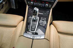 Brūns BMW 530 Gran Turismo 2013 Kauņa, ar dzinēja tilpumu 2.99 L un nobraukumu 208 tūkst. km par 12750 €, foto 24 vietnē AUTOMOTO.COM.LV