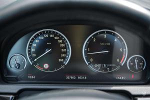 Brūns BMW 530 Gran Turismo 2013 Kauņa, ar dzinēja tilpumu 2.99 L un nobraukumu 208 tūkst. km par 12750 €, foto 26 vietnē AUTOMOTO.COM.LV
