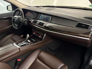 Brūns BMW 530 Gran Turismo 2014 Marijampole, ar dzinēja tilpumu 2.99 L un nobraukumu 279 tūkst. km par 14750 €, foto 26 vietnē AUTOMOTO.COM.LV
