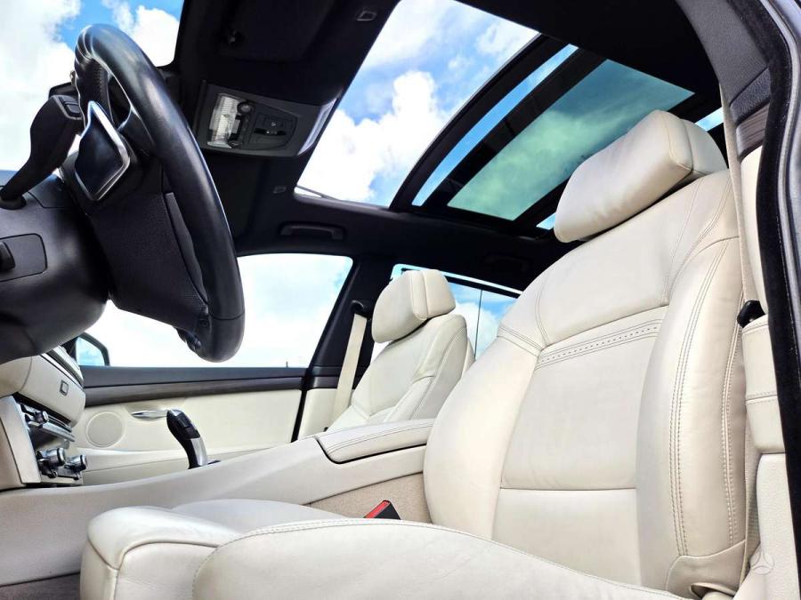 Brūns BMW 530 Gran Turismo 2015 Kauņa, ar dzinēja tilpumu 3.00 L un nobraukumu 149 tūkst. km par 16999 €, foto 21 vietnē AUTOMOTO.COM.LV