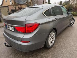 Grey BMW 530 Gran Turismo 2010 in Kaunas, with an engine capacity of 2.99 L and mileage of 320 thousand km for 7999 €, photo 2 on AUTOMOTO.COM.LV