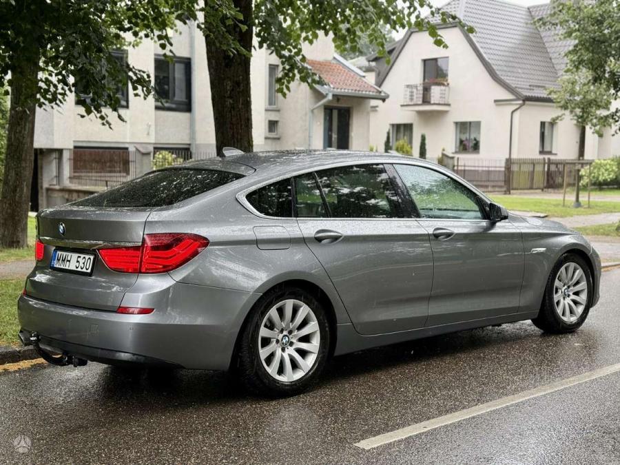 Pelēks BMW 530 Gran Turismo 2010 Kauņa, ar dzinēja tilpumu 2.99 L un nobraukumu 300 tūkst. km par 8888 €, foto 12 vietnē AUTOMOTO.COM.LV