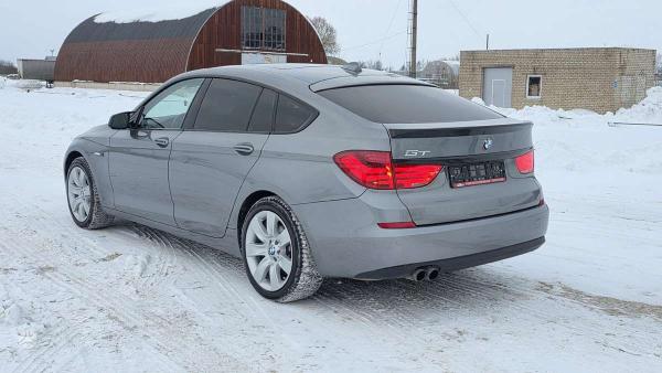 Pelēks BMW 530 Gran Turismo 2010 Klaipėda, ar dzinēja tilpumu 3.00 L un nobraukumu 400 tūkst. km par 8690 €, foto 3 vietnē AUTOMOTO.COM.LV