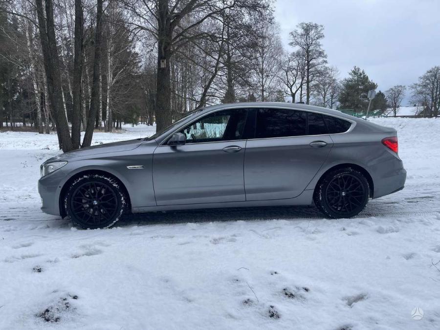 Grey BMW 530 Gran Turismo 2010 in Vilnius, with an engine capacity of 3.00 L and mileage of 280 thousand km for 8250 €, photo 4 on AUTOMOTO.COM.LV