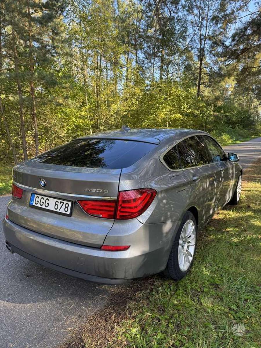 Grey BMW 530 Gran Turismo 2010 in Vilnius, with an engine capacity of 2.99 L and mileage of 312 thousand km for 8550 €, photo 4 on AUTOMOTO.COM.LV