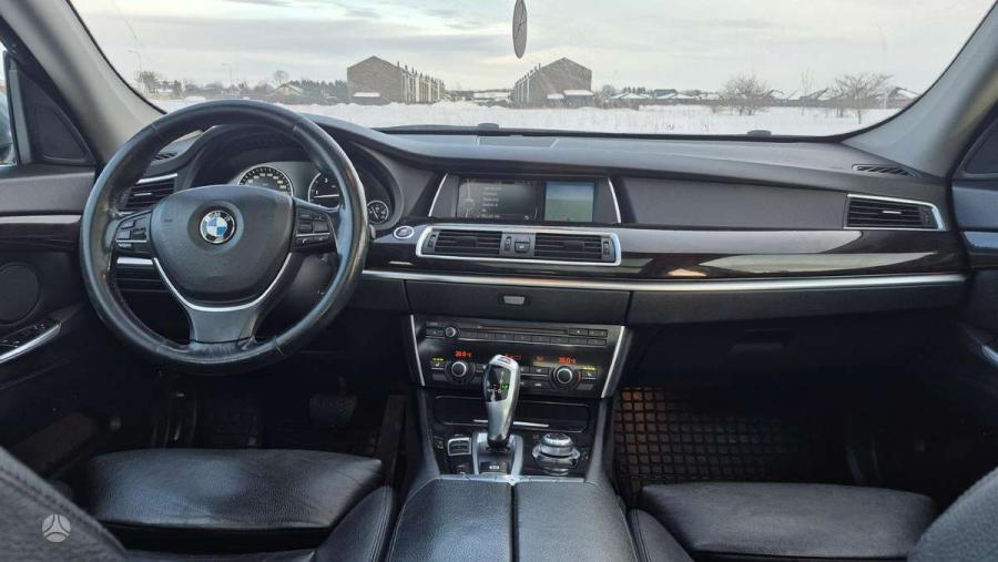 Pelēks BMW 530 Gran Turismo 2010 Klaipėda, ar dzinēja tilpumu 2.99 L un nobraukumu 286 tūkst. km par 6999 €, foto 11 vietnē AUTOMOTO.COM.LV