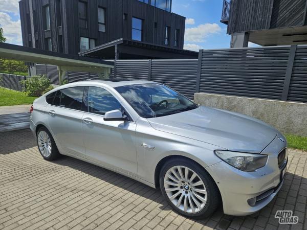 Grey BMW 530 Gran Turismo 2010 in Kaunas, with an engine capacity of 3.00 L and mileage of 333 thousand km for 9000 €, photo 3 on AUTOMOTO.COM.LV