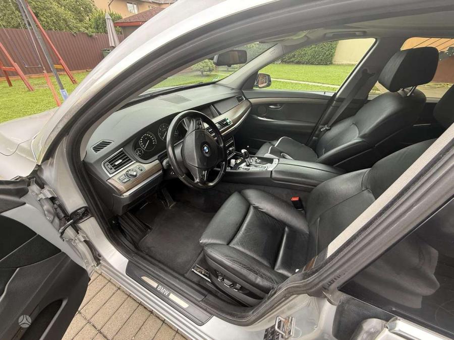 Grey BMW 530 Gran Turismo 2010 in Kaunas, with an engine capacity of 2.99 L and mileage of 280 thousand km for 7850 €, photo 11 on AUTOMOTO.COM.LV