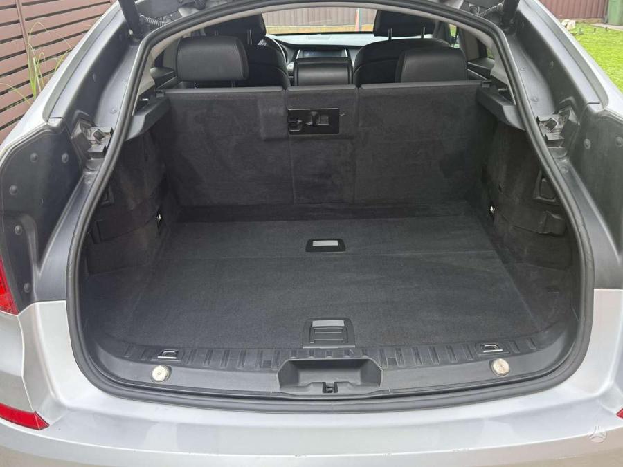 Grey BMW 530 Gran Turismo 2010 in Kaunas, with an engine capacity of 2.99 L and mileage of 280 thousand km for 7850 €, photo 13 on AUTOMOTO.COM.LV