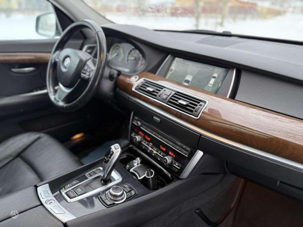 Pelēks BMW 530 Gran Turismo 2011 Tauragė, ar dzinēja tilpumu 2.99 L un nobraukumu 266 tūkst. km par 7900 €, foto 7 vietnē AUTOMOTO.COM.LV