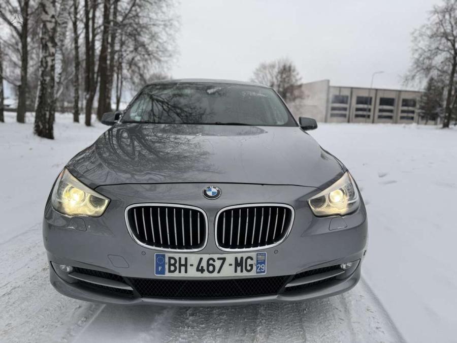Pelēks BMW 530 Gran Turismo 2011 Tauragė, ar dzinēja tilpumu 2.99 L un nobraukumu 266 tūkst. km par 7900 €, foto 2 vietnē AUTOMOTO.COM.LV
