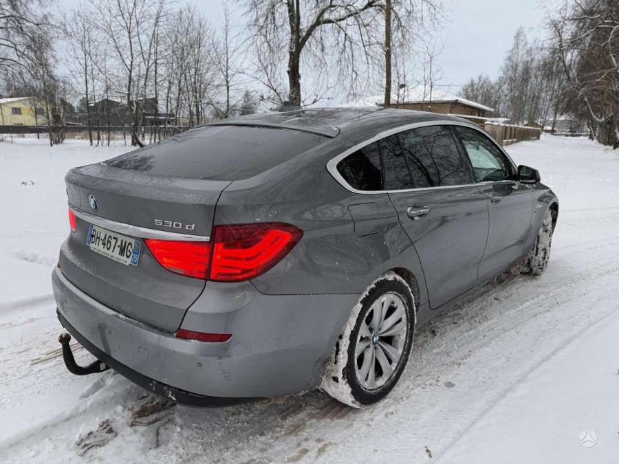 Pelēks BMW 530 Gran Turismo 2011 Tauragė, ar dzinēja tilpumu 2.99 L un nobraukumu 266 tūkst. km par 7900 €, foto 6 vietnē AUTOMOTO.COM.LV