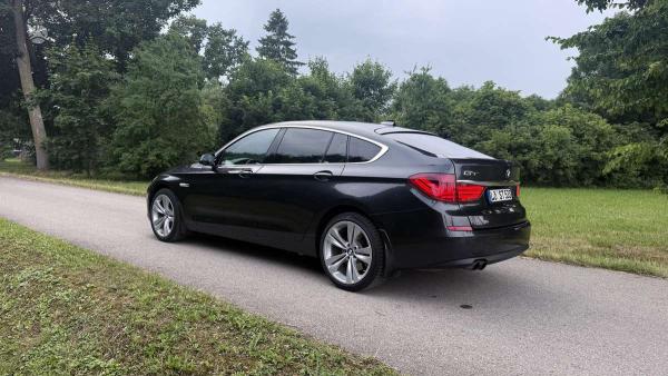 Pelēks BMW 530 Gran Turismo 2012 Marijampole, ar dzinēja tilpumu 3.00 L un nobraukumu 359 tūkst. km par 10800 €, foto 5 vietnē AUTOMOTO.COM.LV