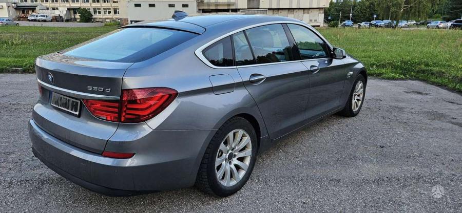 Pelēks BMW 530 Gran Turismo 2012 Viļņa, ar dzinēja tilpumu 2.99 L un nobraukumu 317 tūkst. km par 8700 €, foto 4 vietnē AUTOMOTO.COM.LV