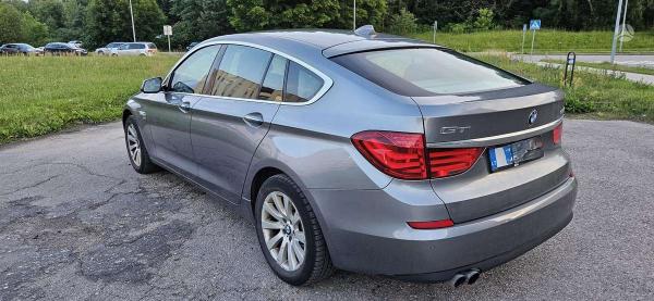Pelēks BMW 530 Gran Turismo 2012 Viļņa, ar dzinēja tilpumu 2.99 L un nobraukumu 317 tūkst. km par 8700 €, foto 5 vietnē AUTOMOTO.COM.LV