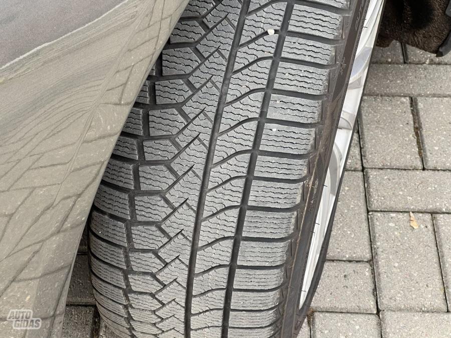 Grey BMW 530 Gran Turismo 2014 in Kedainiai, with an engine capacity of 3.00 L and mileage of 255 thousand km for 9950 €, photo 37 on AUTOMOTO.COM.LV