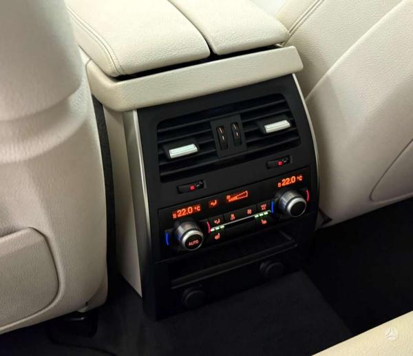Pelēks BMW 530 Gran Turismo 2014 Marijampole, ar dzinēja tilpumu 2.99 L un nobraukumu 267 tūkst. km par 13999 €, foto 7 vietnē AUTOMOTO.COM.LV