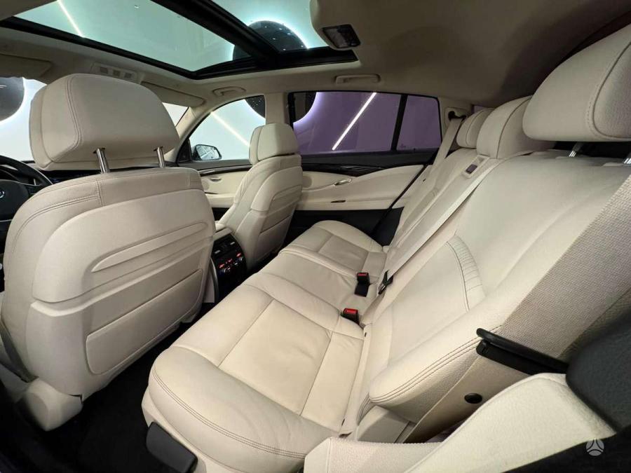 Grey BMW 530 Gran Turismo 2014 in Marijampole, with an engine capacity of 2.99 L and mileage of 267 thousand km for 13999 €, photo 25 on AUTOMOTO.COM.LV