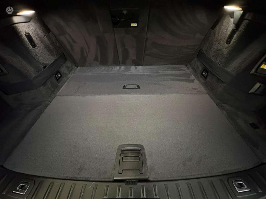Grey BMW 530 Gran Turismo 2014 in Marijampole, with an engine capacity of 2.99 L and mileage of 267 thousand km for 13999 €, photo 35 on AUTOMOTO.COM.LV