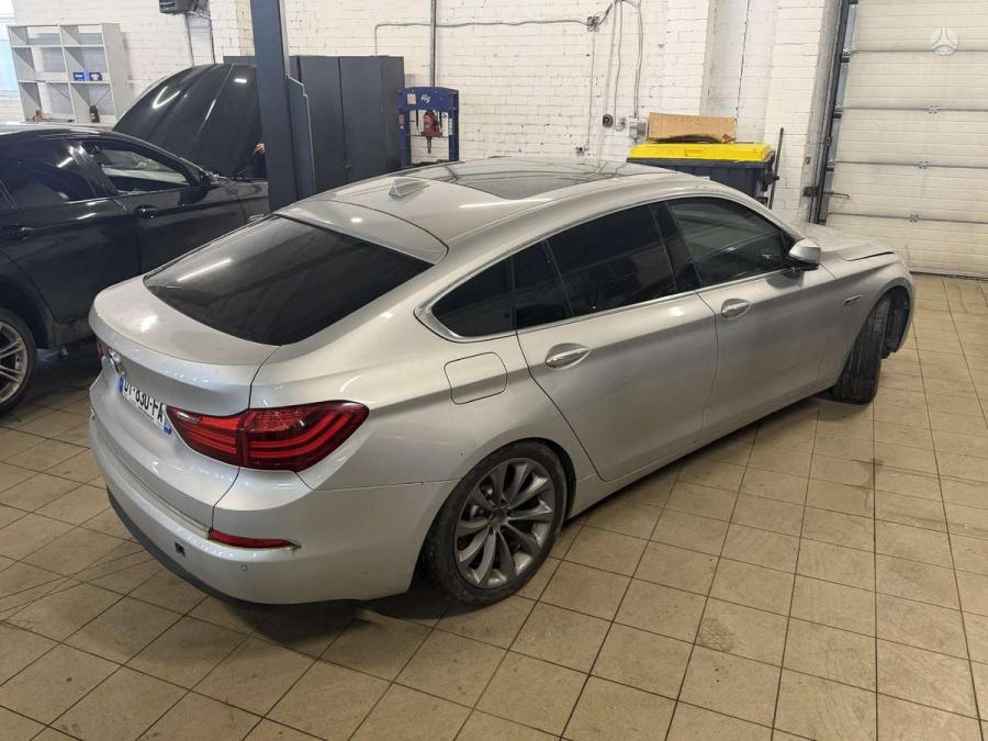 Pelēks BMW 530 Gran Turismo 2015 Tauragė, ar dzinēja tilpumu 2.99 L un nobraukumu 330 tūkst. km par 9400 €, foto 1 vietnē AUTOMOTO.COM.LV