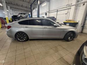 Pelēks BMW 530 Gran Turismo 2015 Tauragė, ar dzinēja tilpumu 2.99 L un nobraukumu 330 tūkst. km par 9400 €, foto 5 vietnē AUTOMOTO.COM.LV