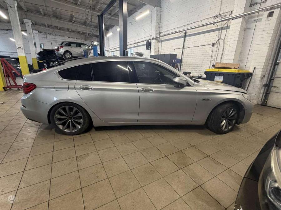 Pelēks BMW 530 Gran Turismo 2015 Tauragė, ar dzinēja tilpumu 2.99 L un nobraukumu 330 tūkst. km par 9400 €, foto 5 vietnē AUTOMOTO.COM.LV