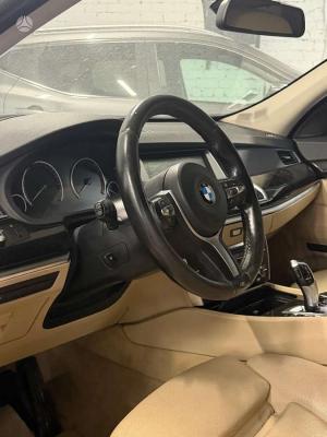 Pelēks BMW 530 Gran Turismo 2015 Tauragė, ar dzinēja tilpumu 2.99 L un nobraukumu 330 tūkst. km par 9400 €, foto 14 vietnē AUTOMOTO.COM.LV