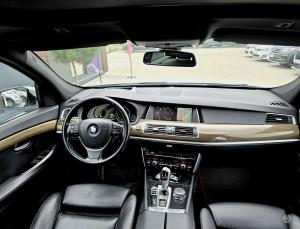 Grey BMW 530 Gran Turismo 2015 in Taurage, with an engine capacity of 2.99 L and mileage of 284 thousand km for 14700 €, photo 15 on AUTOMOTO.COM.LV