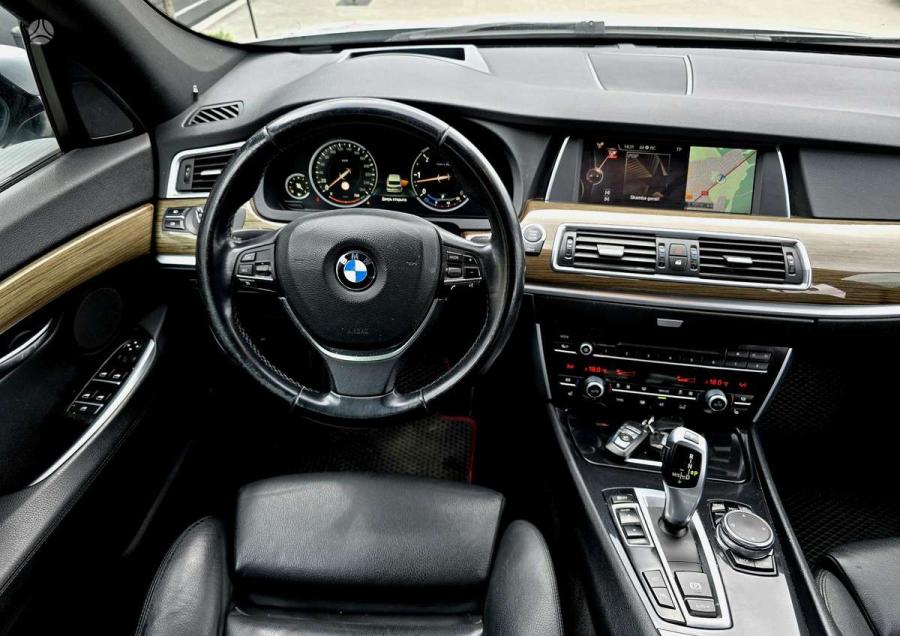Grey BMW 530 Gran Turismo 2015 in Taurage, with an engine capacity of 2.99 L and mileage of 284 thousand km for 14700 €, photo 16 on AUTOMOTO.COM.LV