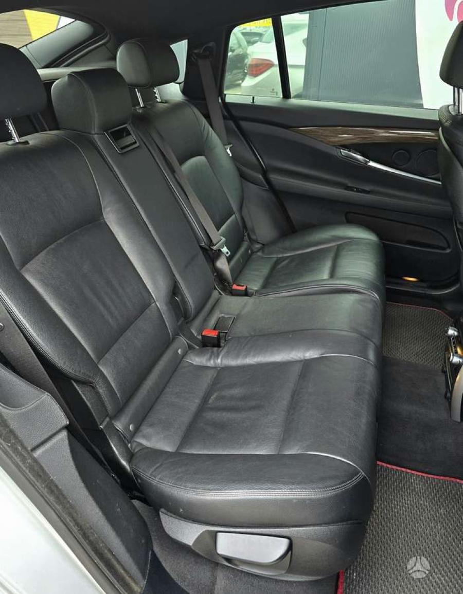 Grey BMW 530 Gran Turismo 2015 in Taurage, with an engine capacity of 2.99 L and mileage of 284 thousand km for 14700 €, photo 29 on AUTOMOTO.COM.LV