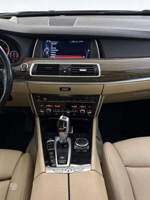 Pelēks BMW 530 Gran Turismo 2017 Marijampole, ar dzinēja tilpumu 2.99 L un nobraukumu 292 tūkst. km par 15999 €, foto 10 vietnē AUTOMOTO.COM.LV