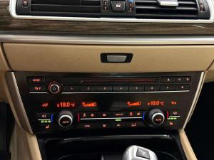 Pelēks BMW 530 Gran Turismo 2017 Marijampole, ar dzinēja tilpumu 2.99 L un nobraukumu 292 tūkst. km par 15999 €, foto 17 vietnē AUTOMOTO.COM.LV
