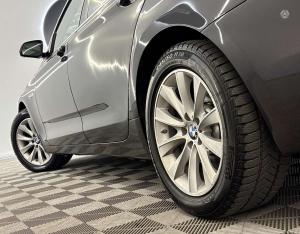 Pelēks BMW 530 Gran Turismo 2017 Marijampole, ar dzinēja tilpumu 2.99 L un nobraukumu 292 tūkst. km par 15999 €, foto 29 vietnē AUTOMOTO.COM.LV