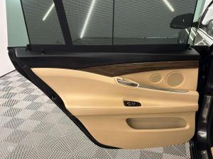 Pelēks BMW 530 Gran Turismo 2017 Marijampole, ar dzinēja tilpumu 2.99 L un nobraukumu 292 tūkst. km par 15999 €, foto 36 vietnē AUTOMOTO.COM.LV