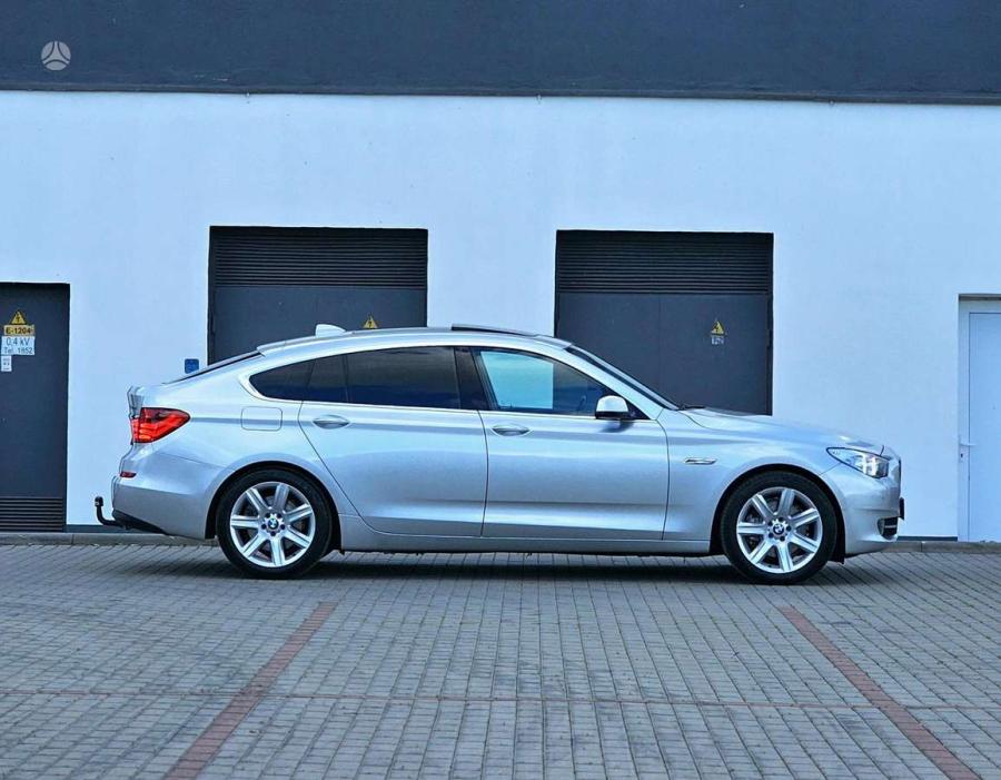 Grey BMW 530 Gran Turismo 2009 in Vilnius, with an engine capacity of 3.00 L and mileage of 262 thousand km for 8250 €, photo 4 on AUTOMOTO.COM.LV