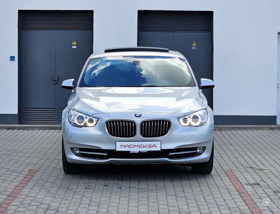 Grey BMW 530 Gran Turismo 2009 in Vilnius, with an engine capacity of 3.00 L and mileage of 262 thousand km for 8250 €, photo 12 on AUTOMOTO.COM.LV