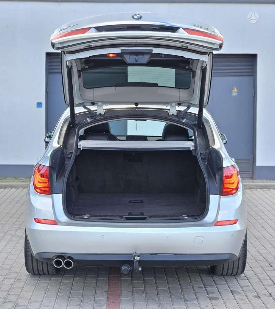 Grey BMW 530 Gran Turismo 2009 in Vilnius, with an engine capacity of 3.00 L and mileage of 262 thousand km for 8250 €, photo 19 on AUTOMOTO.COM.LV