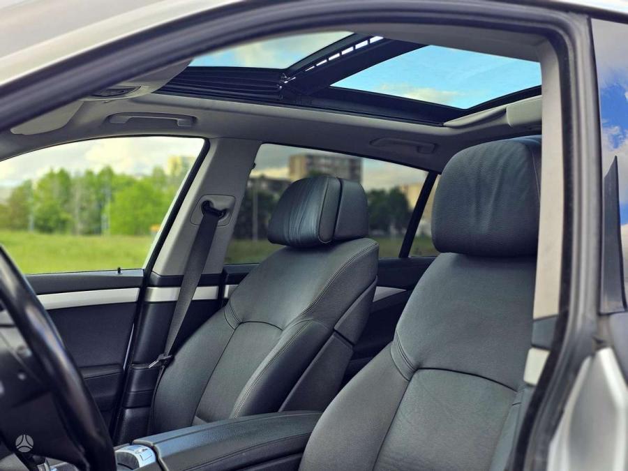Grey BMW 530 Gran Turismo 2009 in Vilnius, with an engine capacity of 3.00 L and mileage of 262 thousand km for 8250 €, photo 29 on AUTOMOTO.COM.LV