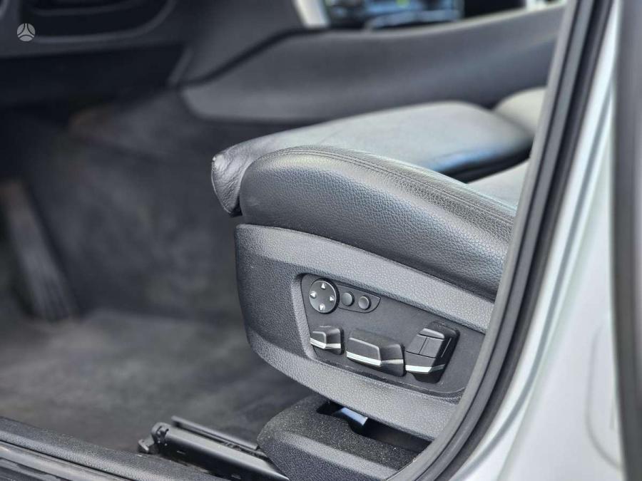 Grey BMW 530 Gran Turismo 2009 in Vilnius, with an engine capacity of 3.00 L and mileage of 262 thousand km for 8250 €, photo 31 on AUTOMOTO.COM.LV