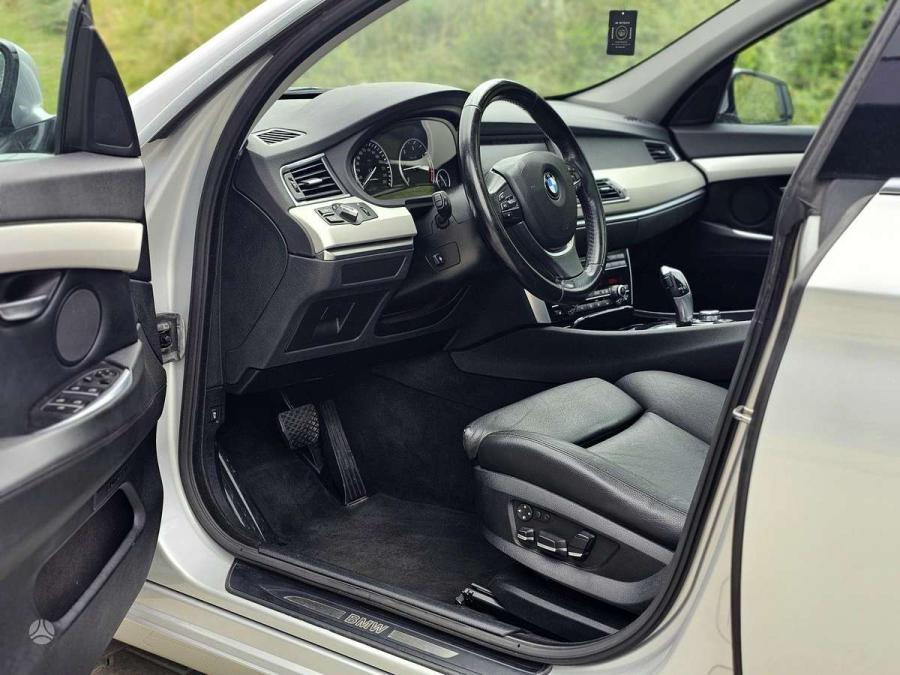 Pelēks BMW 530 Gran Turismo 2009 Viļņa, ar dzinēja tilpumu 3.00 L un nobraukumu 262 tūkst. km par 7750 €, foto 22 vietnē AUTOMOTO.COM.LV