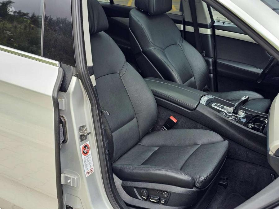Pelēks BMW 530 Gran Turismo 2009 Viļņa, ar dzinēja tilpumu 3.00 L un nobraukumu 262 tūkst. km par 7750 €, foto 25 vietnē AUTOMOTO.COM.LV