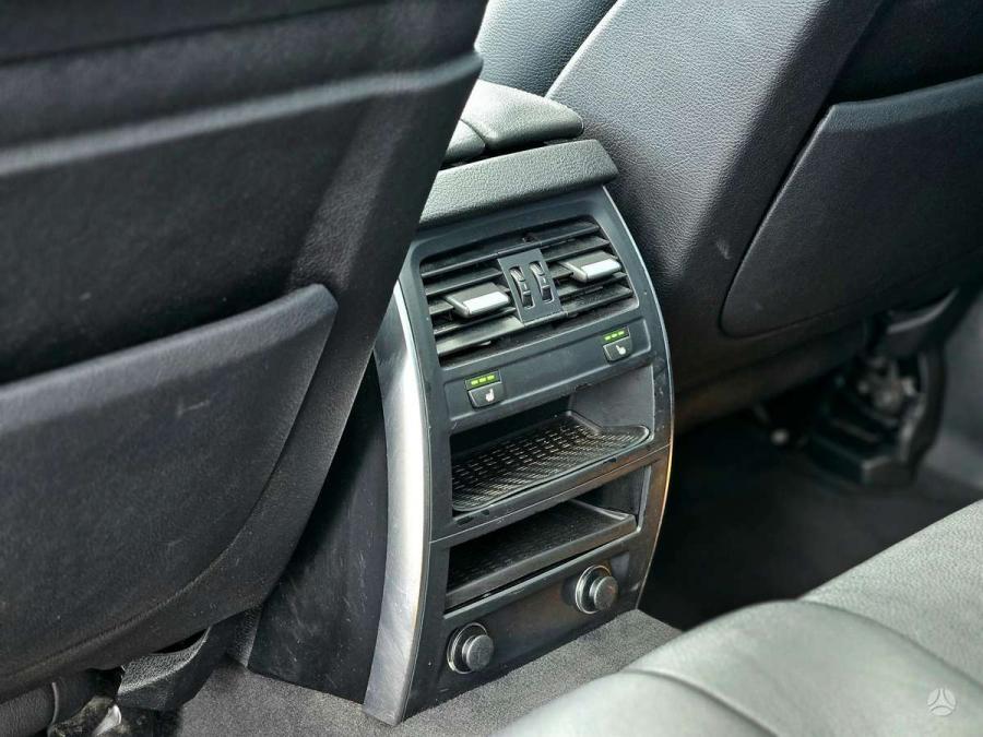 Pelēks BMW 530 Gran Turismo 2009 Viļņa, ar dzinēja tilpumu 3.00 L un nobraukumu 262 tūkst. km par 7750 €, foto 28 vietnē AUTOMOTO.COM.LV