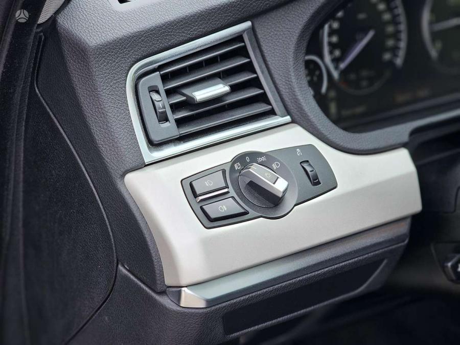 Pelēks BMW 530 Gran Turismo 2009 Viļņa, ar dzinēja tilpumu 3.00 L un nobraukumu 262 tūkst. km par 7750 €, foto 31 vietnē AUTOMOTO.COM.LV
