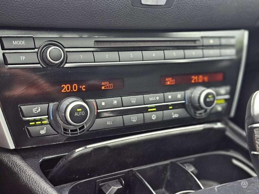 Pelēks BMW 530 Gran Turismo 2009 Viļņa, ar dzinēja tilpumu 3.00 L un nobraukumu 262 tūkst. km par 7750 €, foto 39 vietnē AUTOMOTO.COM.LV