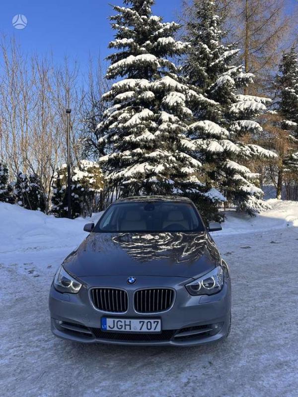 Pelēks BMW 530 Gran Turismo 2011 Viļņa, ar dzinēja tilpumu 2.99 L un nobraukumu 398 tūkst. km par 8900 €, foto 1 vietnē AUTOMOTO.COM.LV